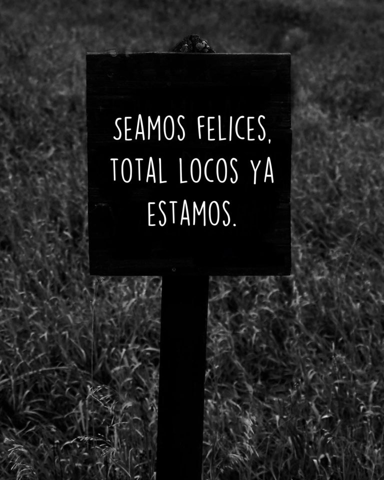 Seamos felices total locos ya estamos - FRASES.PW Seamos felices total locos ya estamos - FRASES.PW